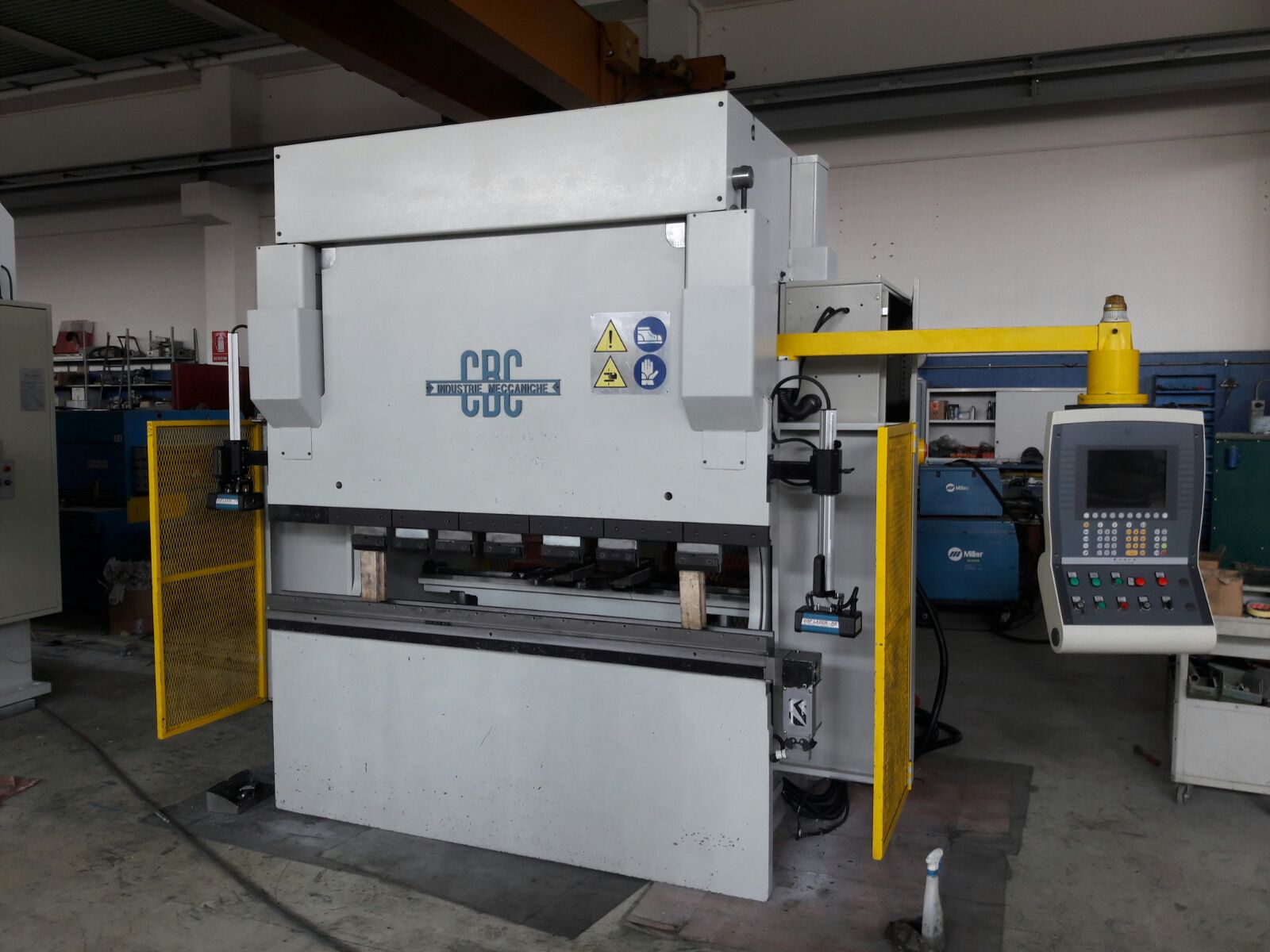 Pressa Piegatrice CBC 2000 x 90 ton | SIDICOM GROUP S.R.L.